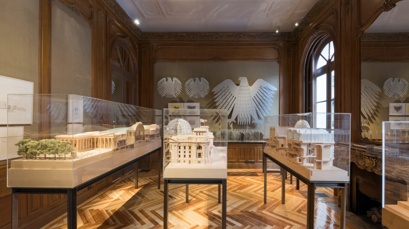Reichstag - Base Models